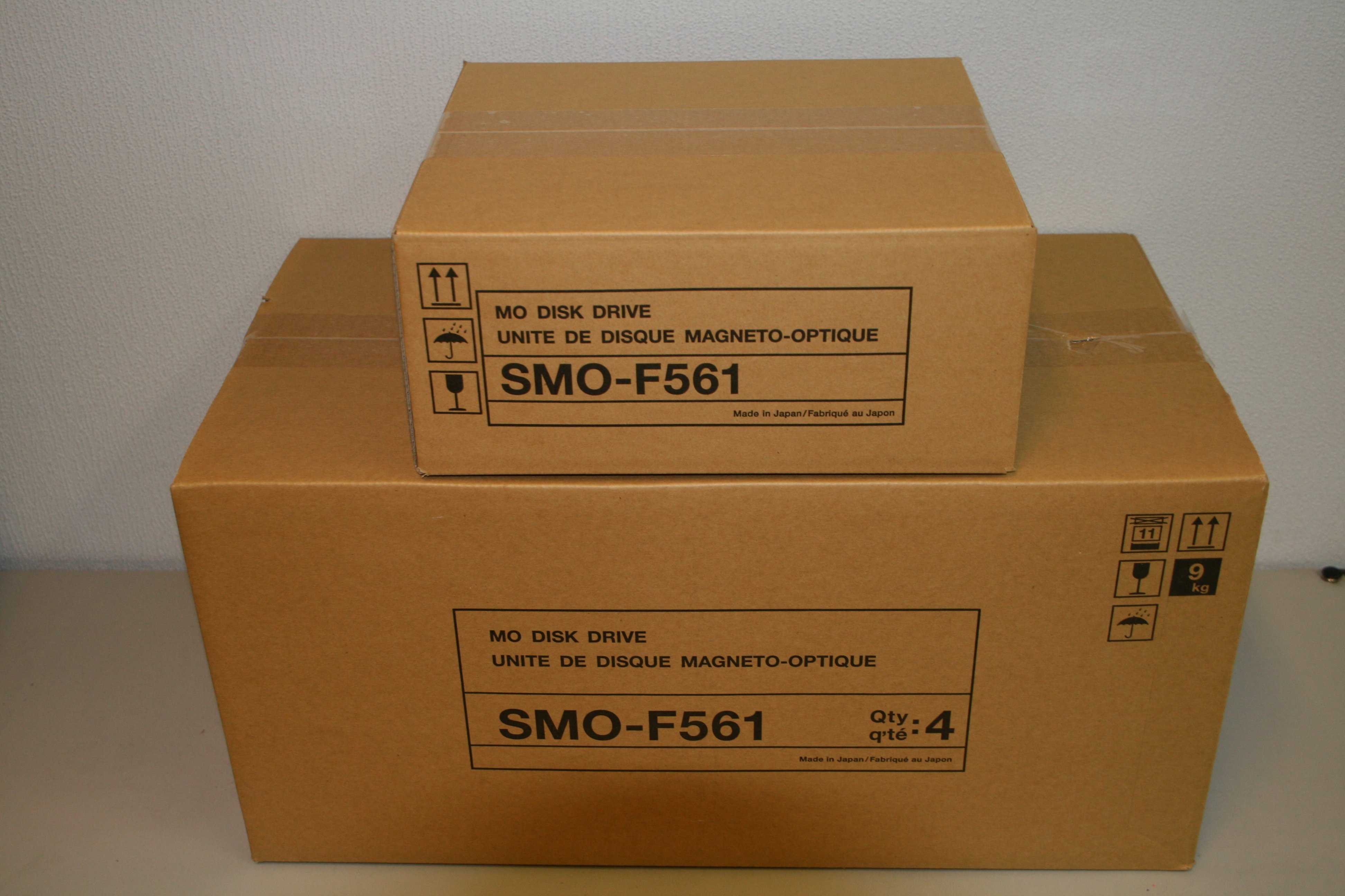 SONY SMO-F561 9.1GB Internal SCSI MO Drive NEW